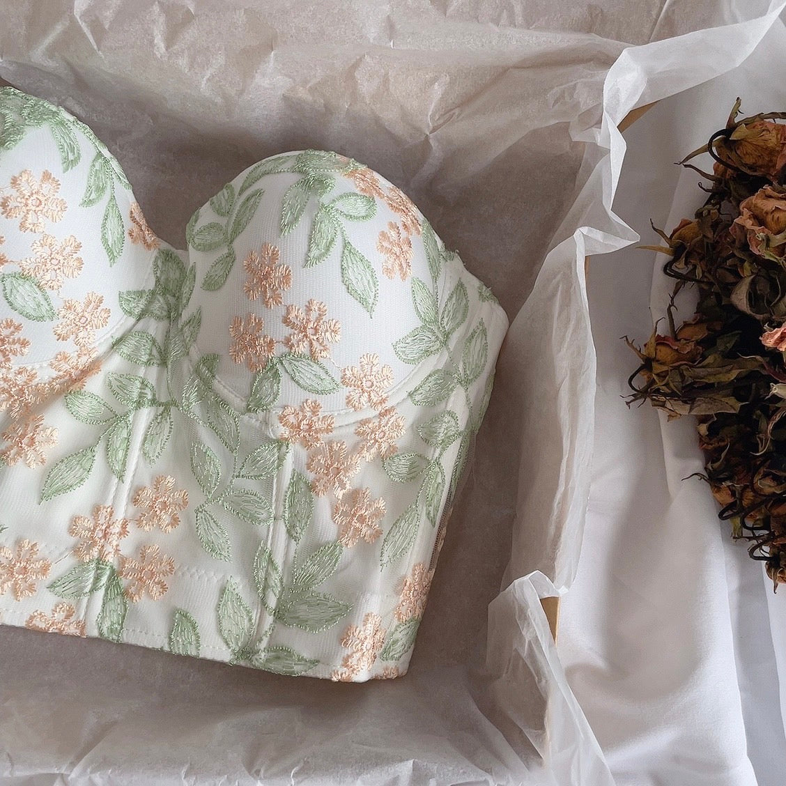 WHITE – BUSSABA CORSET